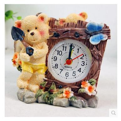 China New creative gift product bear resin alarm clock toy for sale