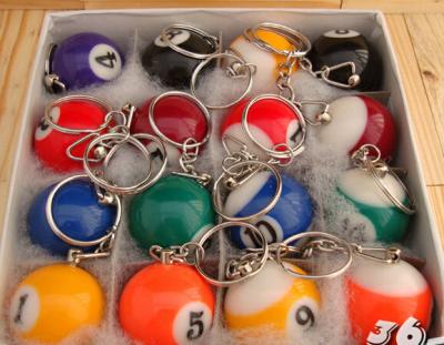 China New creative gift product billiards table tennis keychain keyrings for sale