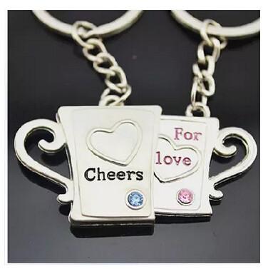 China New creative gift product cheer cup wedding gift keychain keyrings for sale