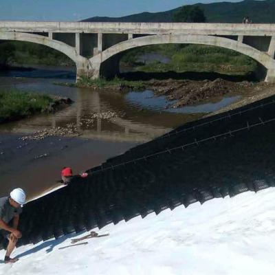 China HDPE Geocell 100mm Height Slope Protection Gravel Stabilization Grid for Driveway and Road Construction for sale