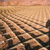 China HDPE Geocell 100mm Height for Slope Protection and Road Construction Black Ground Grid for sale