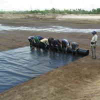 China 1mm HDPE Fish Pond Liner 50m-100m Length for Aquaculture Dam Lining for sale
