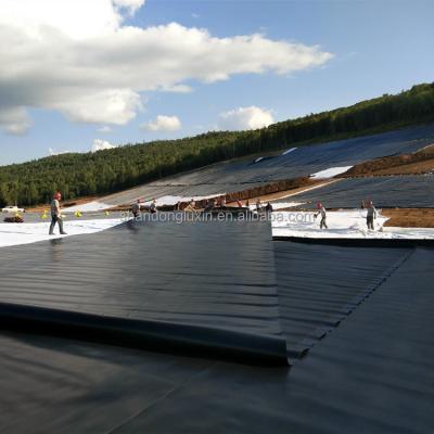 China HDPE Geomembrane 1mm Pond Liner 50m-100m Length UV Resistant Waterproof for sale