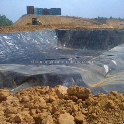 China HDPE Smooth Geomembrane 0.3-2.8mm Thickness 50-200m Length for Pond Landfill Liner for sale