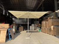 China Aluminum Frame Square Garden Umbrella with UV50 Protection and 280g Polyester Fabric for sale