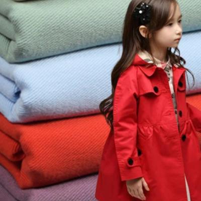 China Azo Free 100% Cotton Twill Fabric For Spring Uniform Wind Coat  21SX21S 108X58 210GSM for sale