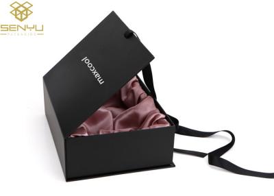 China Cardboard Gift Boxes Hair Extension Packaging With Satin Insert Matte Lamination for sale