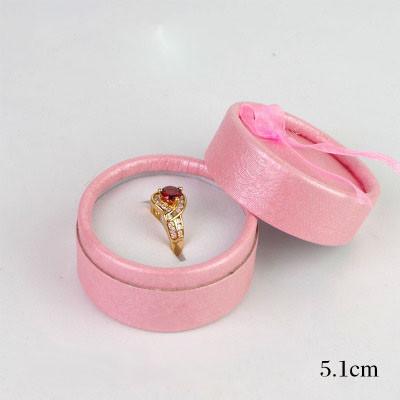 China Gift Small Round Jewelry Box UV Coating Or Varnishing Customized Packaging for sale