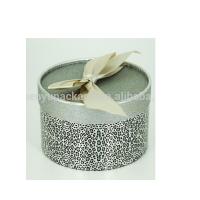 China Printed Beautiful Kraft Paper Tube Packaging For T Shirt for sale