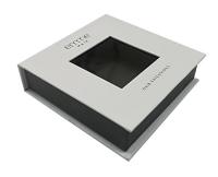 China CMYK 800gsm Flap Gift Box With Ribbon Closure for sale