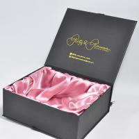 China CMYK 800gsm Flap Gift Box With Ribbon Closure for sale