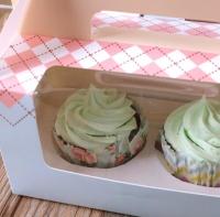 China Lovely CMYK 200gsm Cake Packaging Box With Window for sale