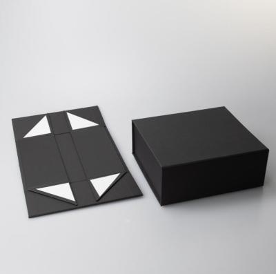 China 1000g Hard Paper Board Foldable Gift Box With Magnetic Closure for sale