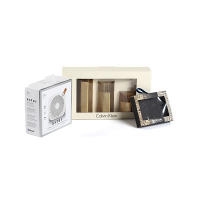 China Customized Cosmetic Packaging Ribbon Decorative Gift Boxes With Windows for sale