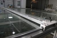 China Manual Roller Blind Fabric Cutting Table Multi Layer Cutting Capacity Dual Safety Protection for Textile Workshop for sale