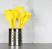 China 5 Piece Silicone Kitchen Utensil Set Heat Resistant 450F Non Stick Cooking Tools Yellow for sale