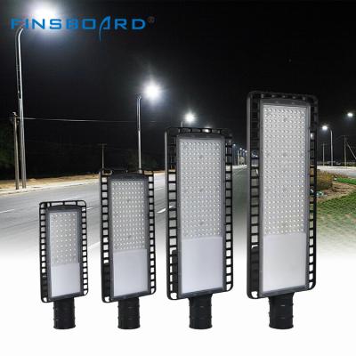 China IP65 Waterproof High Brightness LED Street Light with 130-140lm/W Light Efficiency for Outdoor Use for sale