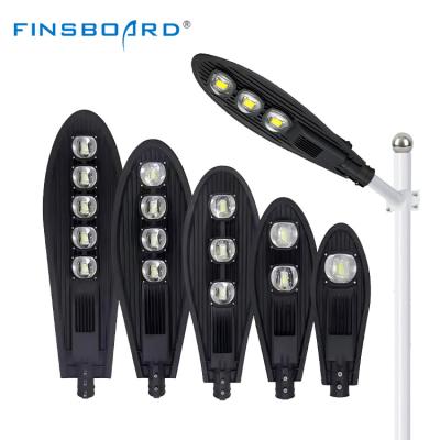 China 3000K-6500K Color Temperature IP66 Waterproof LED Street Light with 120 lm/W Efficiency for sale