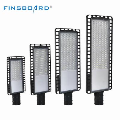 China IP66 Waterproof Outdoor LED Street Light with SMD3030 LED Chips and 50W-200W Wattage for Highway and Garden Lighting for sale