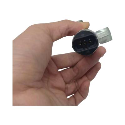 China Fuel Common Rail 0445224040 For D04FR SK130-8 Excavator for sale