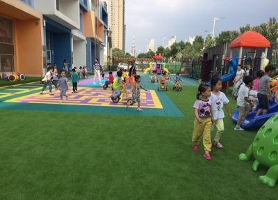 China EIA-3018 Artificial Grass Play Mat with 426 Elastic Cushions per Square Meter for Kindergarten and Sports Flooring for sale