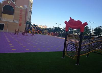 China Kindergarten Safety Flooring 250x250mm with 54% Shock Absorption and 15.8mm Thickness for Sound Reduction for sale