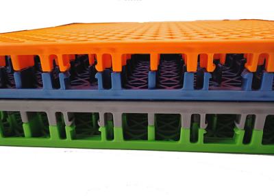 China SDT-2513 Synthetic Badminton Court Mat 250x250x12.7mm with 38% Shock Absorption and 92% Ball Rebound for sale