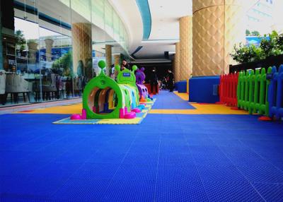 China Anti-Microbial Kindergarten Flooring Tiles EMG-3015 with 533 Cushions/㎡ and 9.2㎡ Carton Coverage for sale