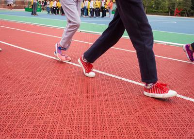China All Weather Modular Sports Flooring 300x300x15.8mm with 54% Shock Absorption and 97% Ball Rebound for sale