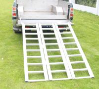 China 1500lbs Capacity Heavy Duty Tri Fold Aluminum Ramp 69x45 Inch for ATV Loading for sale