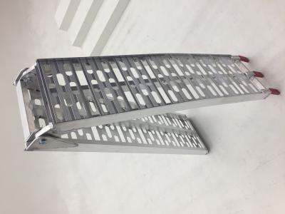 China Aluminum Folded ATV Ramps 340kg Capacity Steel Loading Ramps ISO Certified for sale