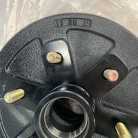 China Cupped Studded Trailer Drum Brake Hub 6 on 5.5 Inch 3500 lb Capacity for sale