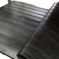 China 20mm Thick Rubber Moulded Trailer Ramp Mat Black Rubber Mat For Animal for sale