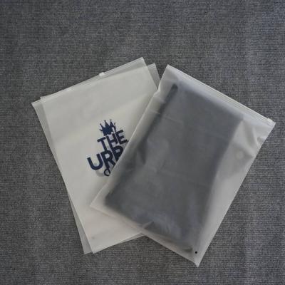 China Custom Matte Frosted Printed Garment Zip Packaging Bags - Zipper Closure with Custom Thickness for T-Shirts and Apparel for sale