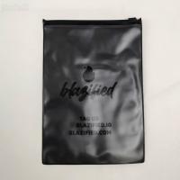 China Custom Black Clothing Zipper Poly Bags 60-200 Micron Thickness with Logo Printing for Hoodie Packaging for sale