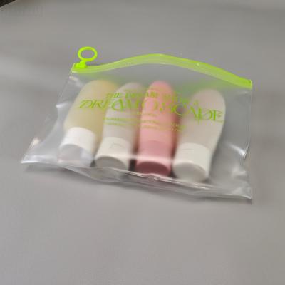 China EVA Cosmetic Packaging Bag - Medium Size Waterproof Makeup Pouch with Zipper Closure and Temperature Insulation for sale