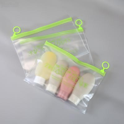 China Waterproof Lightweight Zipper Plastic Storage Bag Eco Friendly Solid Pattern Medium Size for sale
