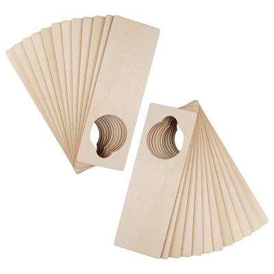 China Sustainable Custom DIY Wooden Door Hanging Eco Friendly Wood Chip Decor 12-24 Inch Size Options for sale