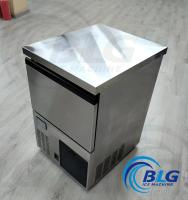 China BLG 220V Commercial Ice Machine 100kg Daily Production Air-Cooled Big Cube Ice Maker for Restaurants for sale