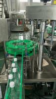 China Beverage Screw Capping Machine 2000bph Glass Bottle Sealing Machine for sale