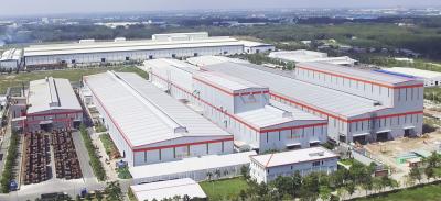China Pre Engineered Steel Building Q355B Welded H Column 50mm 100mm Insulated Panel Modern Design for sale
