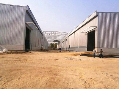 China Prefabricated Steel Structure Building Workshop Factory Plant 50 Year Service Life 7 Degree Seismic for sale