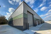 China PEB Steel Building Structure Industrial Warehouse 15MT Crane Capacity Custom Design Q345 Steel for sale