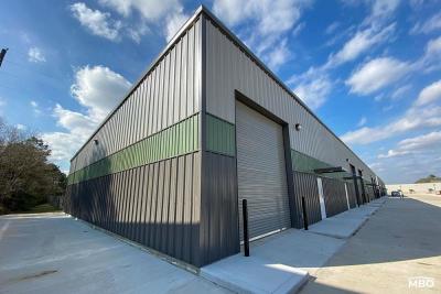 China PEB Steel Building Structure Industrial Warehouse 15MT Crane Capacity Custom Design Q345 Steel for sale