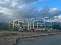 China Hot DIP Galvanized Steel Structure Building with Corrugated Roof Cladding for sale