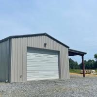 China Q355B Pre-Engineered Steel Structure Warehouse Prefabricated Industrial Building Quick Bolt Assembly SA 2.5 Coating for sale