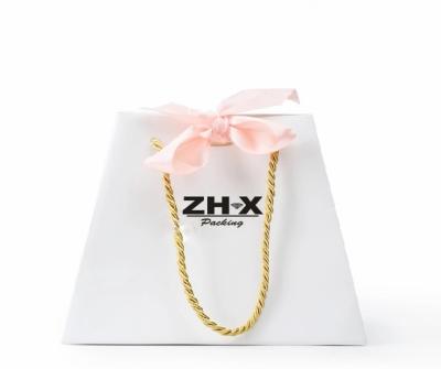 China White Trapezoid Jewelry Paper Bags Embossed Finish 1000 pcs MOQ OEM ODM for sale