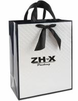 China PP Handle White Jewelry Paper Bag Foil Stamping 200g Art Paper Custom Size for sale