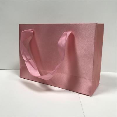 China Custom Leatherette Satin Surface Jewellery Paper Bag with CMYK Printing 1000 Pcs MOQ for sale