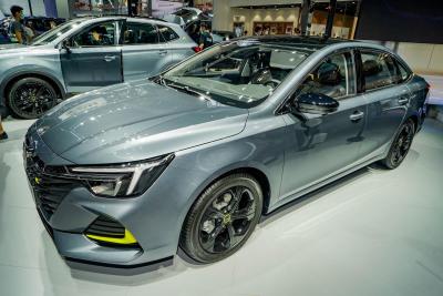 China Ternary Lithium Electricity Roewe I6 MAX Automatic Electric Car 280Nm for sale